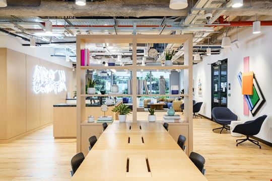 30 Raffles Place Coworking Office Space | WeWork Singapore