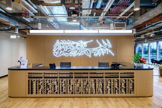 30 Raffles Place Coworking Office Space | WeWork Singapore